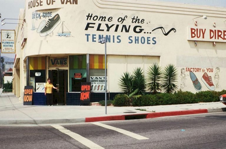 Vans Logo and the History Behind the Business | LogoMyWay