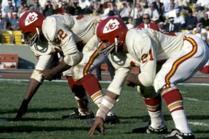 Chiefs Logo and Its History | LogoMyWay