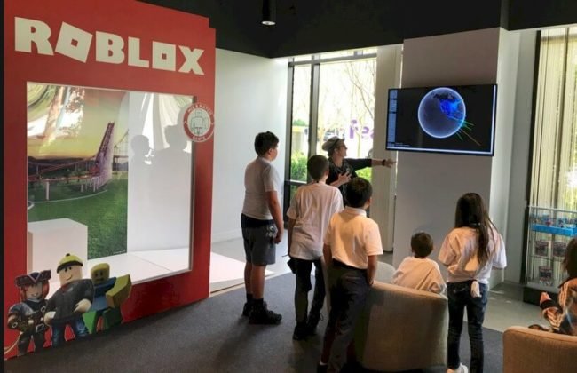 Roblox Logo and the Company’s History | LogoMyWay